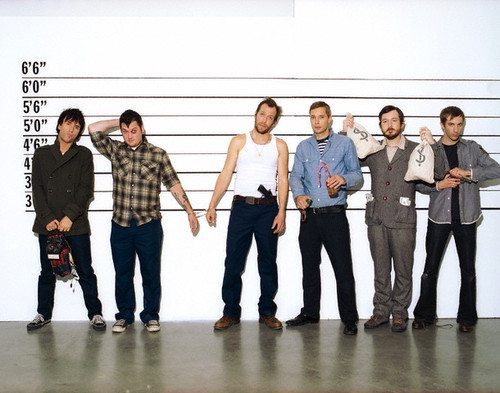 Modest Mouse Delays Album Release, Debuts New Single 'The Best Room'