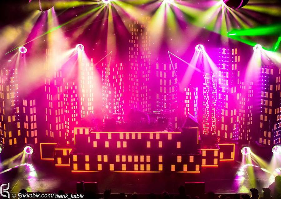 Pretty Lights Shows Off Beautiful 'PL City' Stage Design In Vegas [A ...