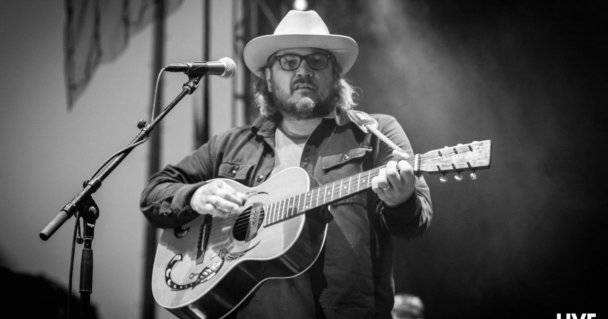 Jeff Tweedy Promises A New Wilco Album In 2016