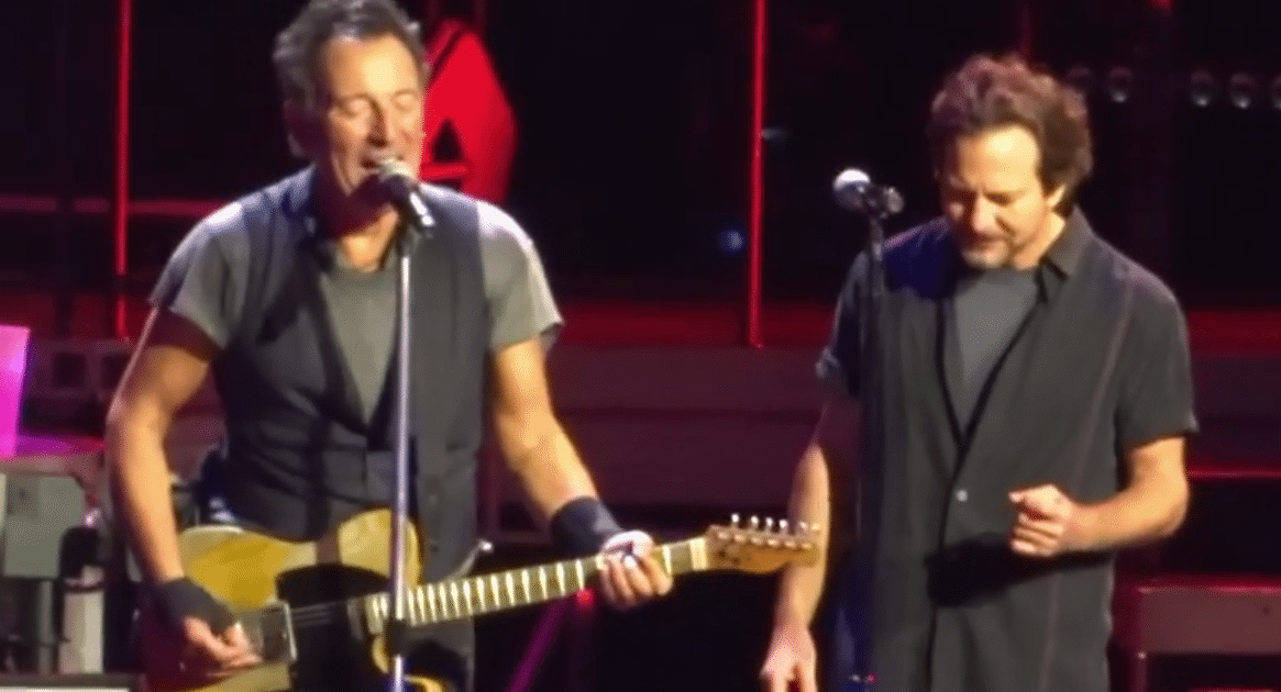 Bruce Springsteen Welcomes Eddie Vedder For Rockin' Guest Spot In ...