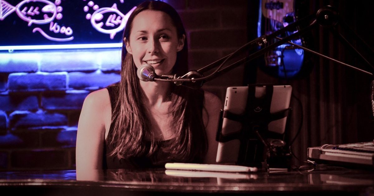 Holly Bowling's New Album Reaches The Billboard Top 100 Charts