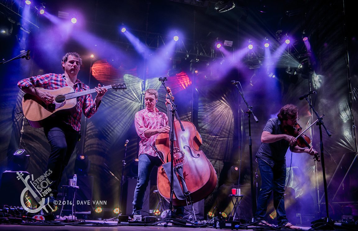 The Infamous Stringdusters Launch New Record Label, Sign Horseshoes ...