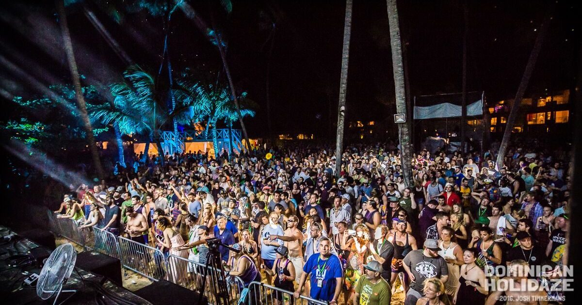 These Ten Fans.com Super Fans Tell Us What They Love About Live Music