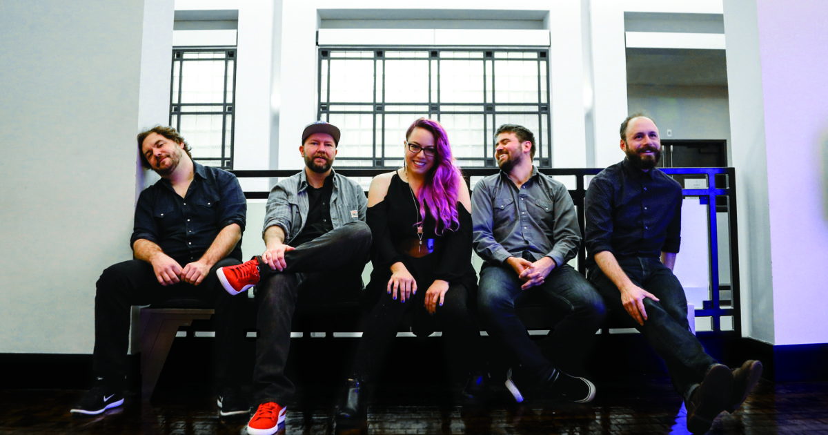 PREMIERE: Front Country's Punchy New String-Pop Single "I Don't Wanna ...