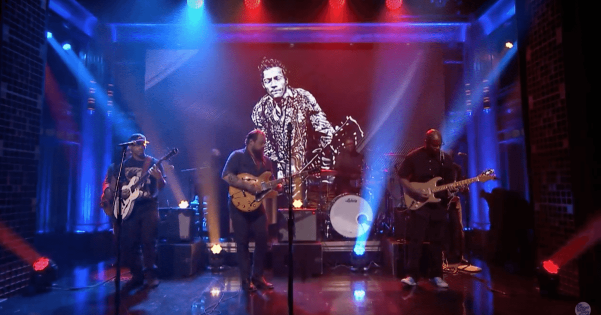 Watch Nathaniel Rateliff, The Roots, Chuck Berry's Son And Grandson ...