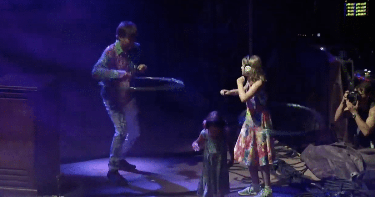 Watch Kyle Hollingsworth Hula-Hoop With His Daughters During String ...