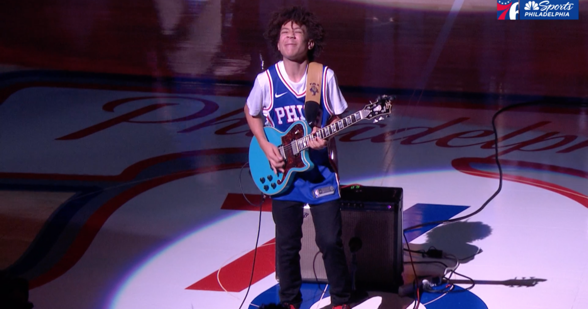 Watch Brandon "Taz" Niederauer Rip The National Anthem At The ...