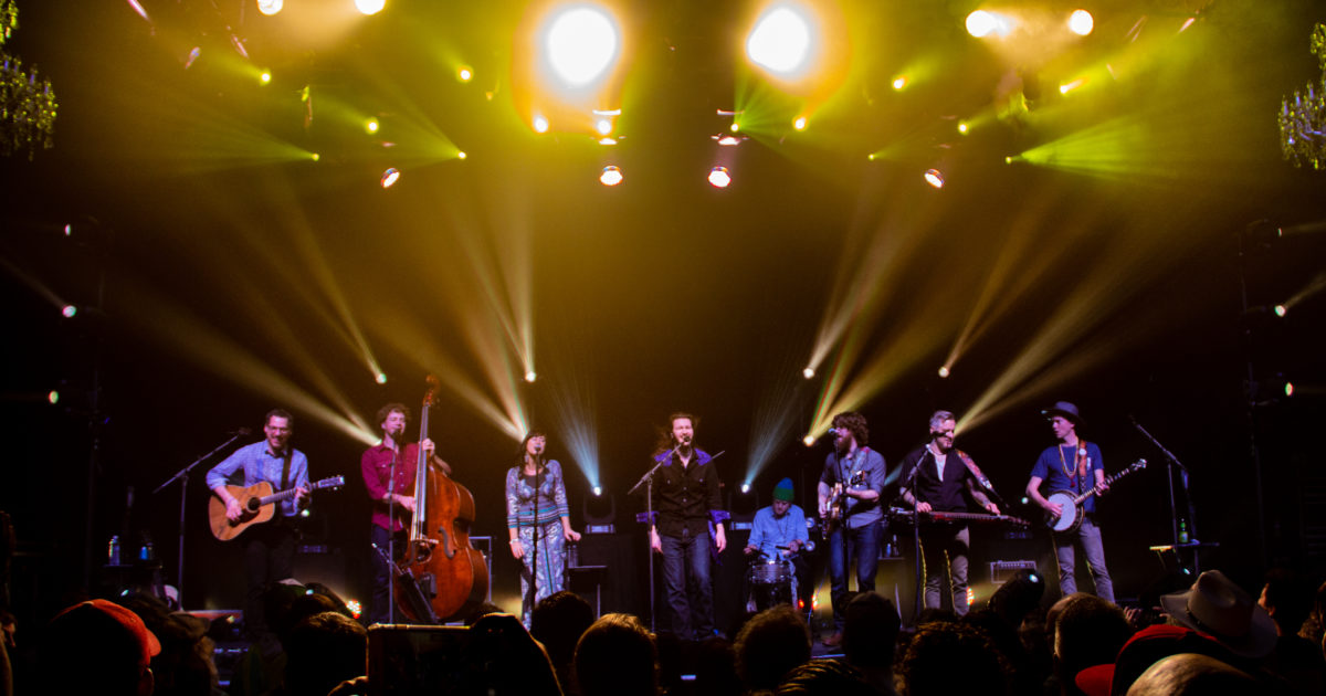 The Infamous Stringdusters Offer Midnight North Collabs, Phish Covers ...