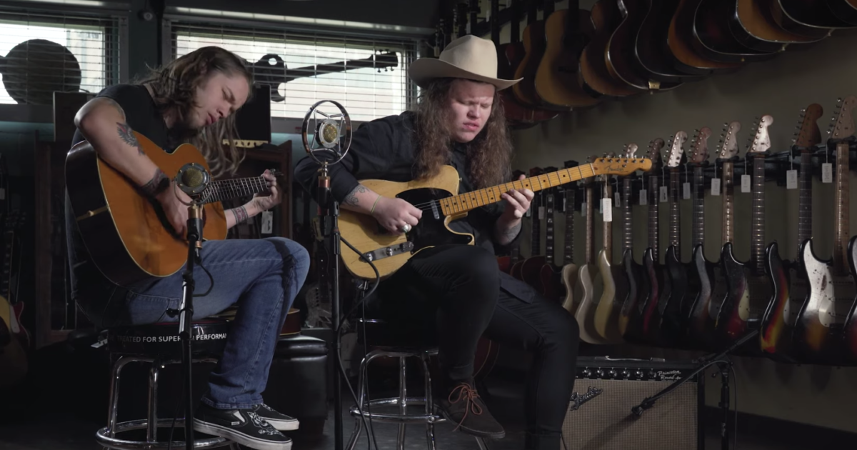Billy Strings & Marcus King Cover "Summertime" At Carter Vintage ...