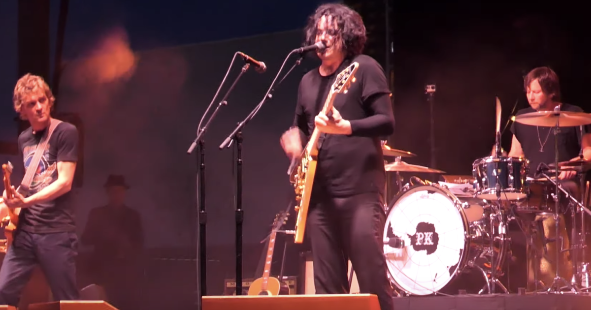 The Raconteurs Unveil Debuts At First Live Show Since 2011 [Videos]