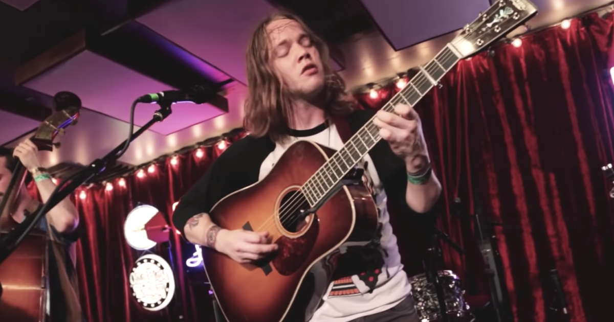 Watch Billy Strings' SXSX Performance At Do512Austin [Pro-Shot Video]