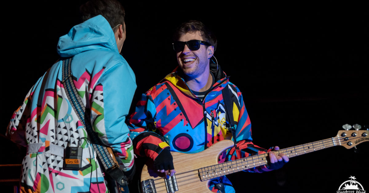 Vulfpeck Welcomes Cory Henry, The Fearless Flyers At Chilly Red Rocks ...