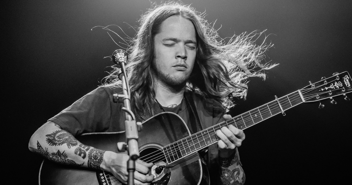 Billy Strings Announces 2nd Annual "String The Halls" Benefit Concert