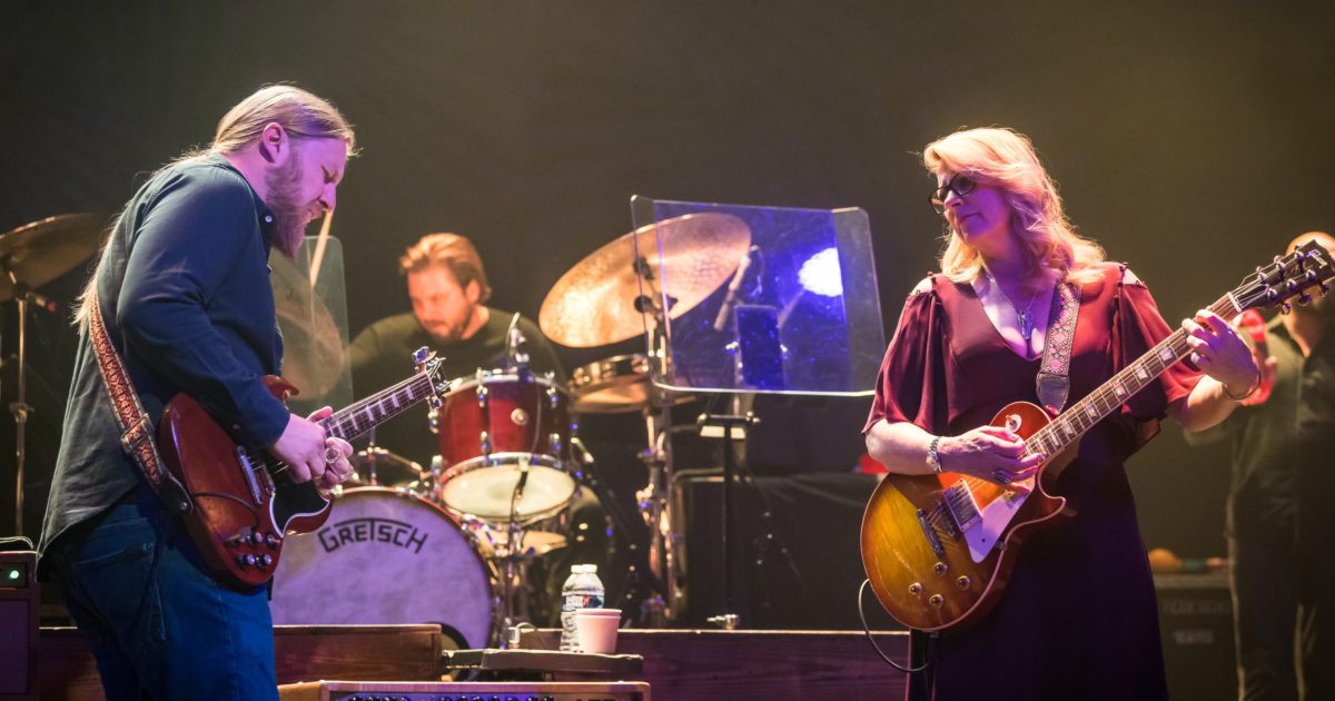 UPDATE: Derek Trucks, Susan Tedeschi Extend Socially Distant 'Fireside ...