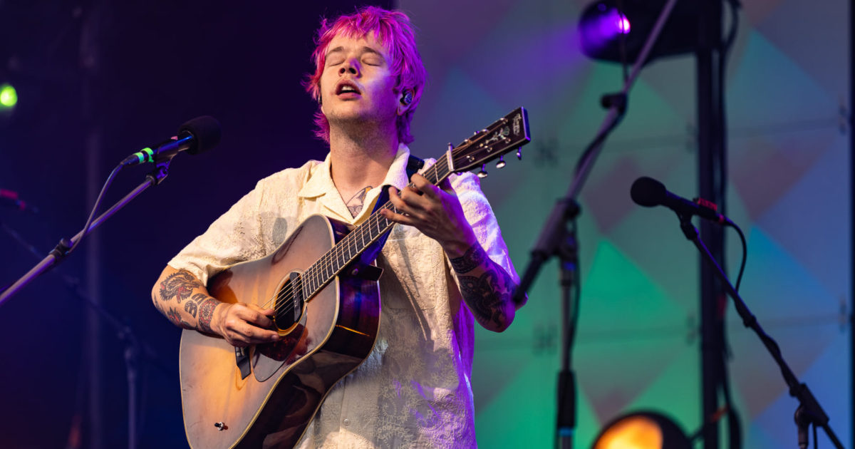 Billy Strings Shares Robert Hunter-Penned "Thunder" From Louisville [Watch]