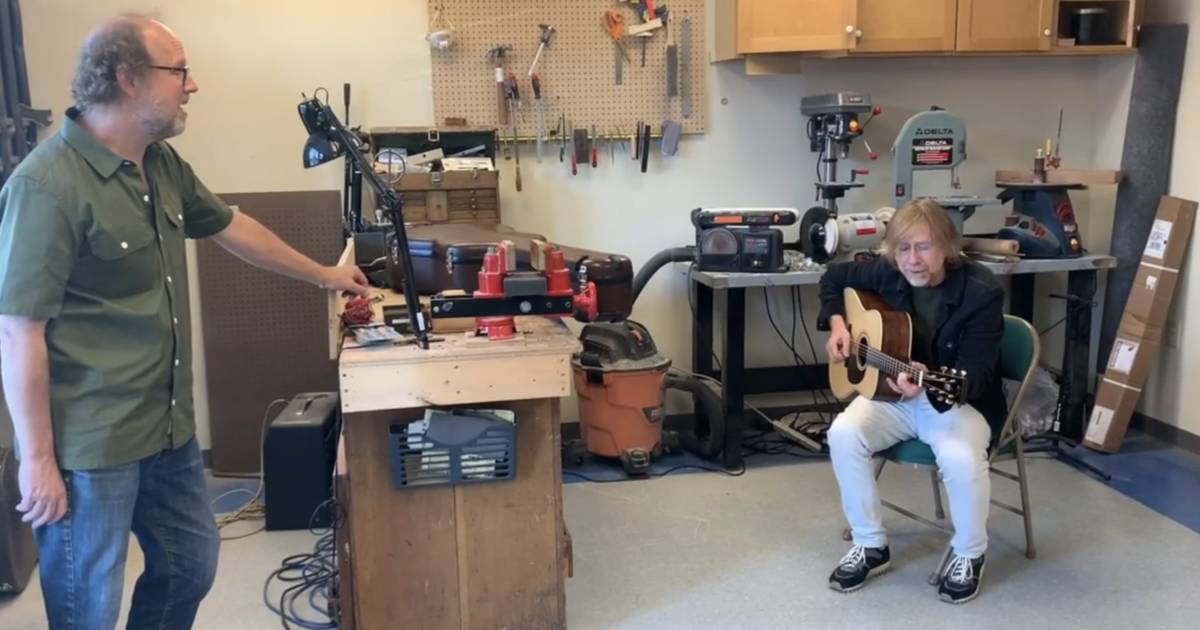 Trey Anastasio & Page McConnell Perform "Theme From The Bottom" At ...