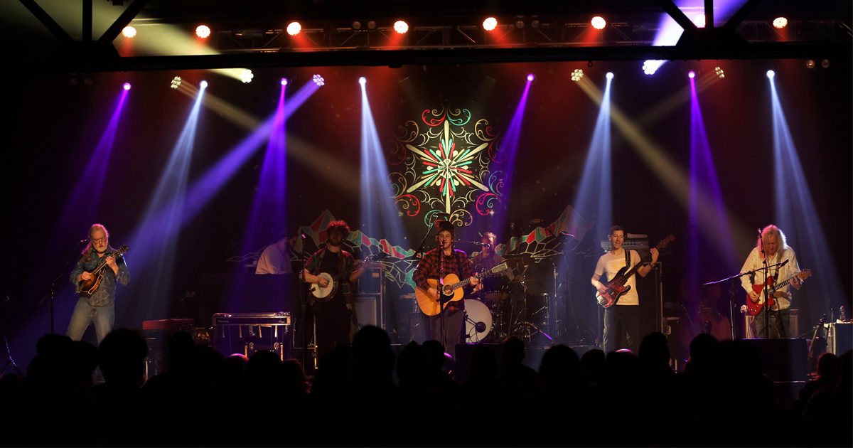 PHOTOS: Railroad Earth Channels 'The Good Life' At The Intersection ...