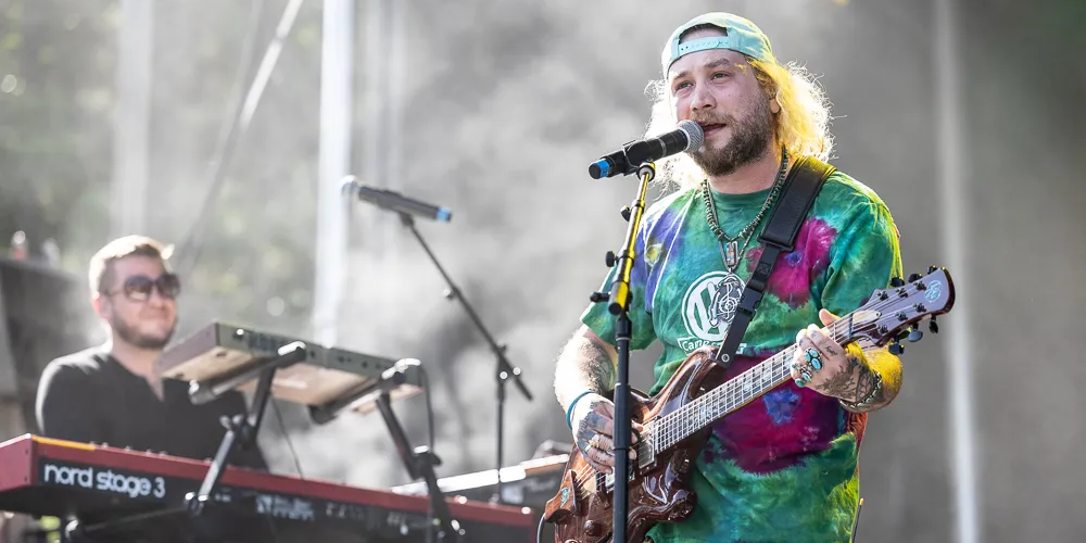 Twiddle Announces 2022 Fall Tour With Neighbor, Dogs In A Pile, More