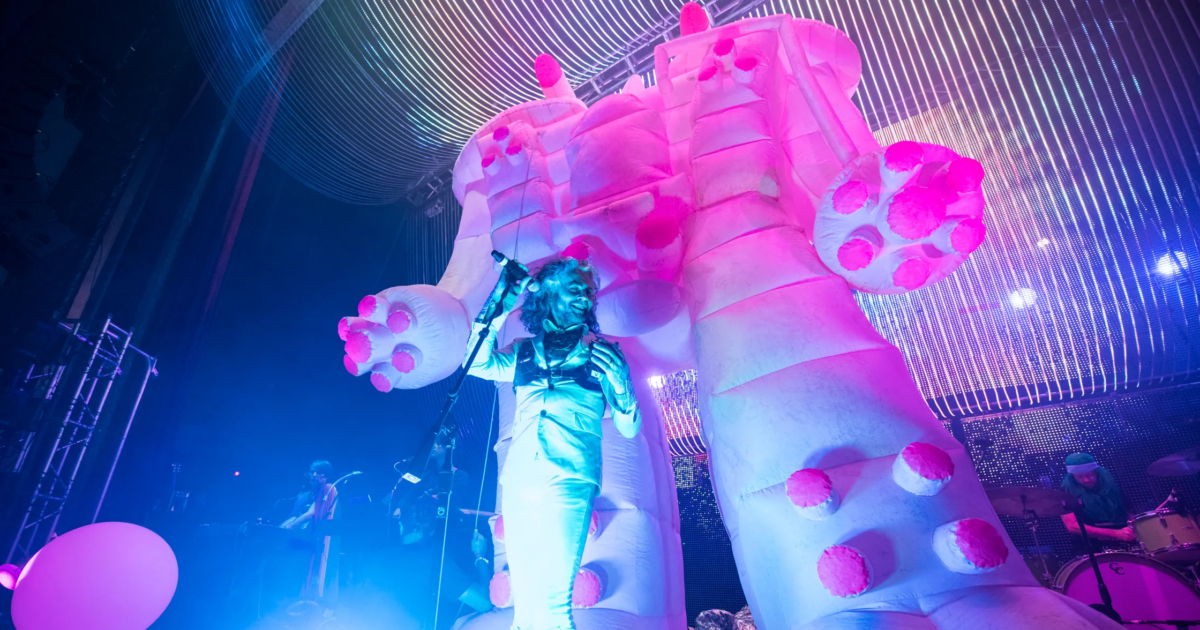 The Flaming Lips Prep Massive 'Yoshimi Battles The Pink Robots' 20th-Anniversary Reissue [Audio]