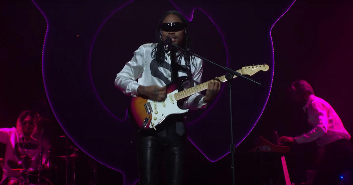 Steve Lacy Performs "Bad Habit", "Helmet" On 'Saturday Night Live' [Watch]