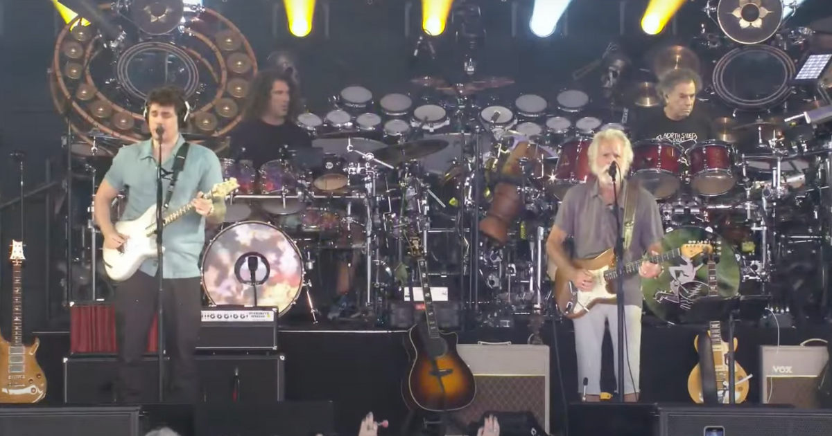 Dark Star B. Goode: Dead & Company Keep The Good Times Rolling In St ...
