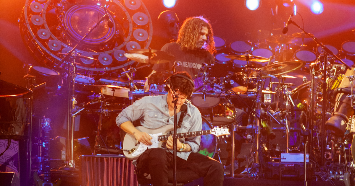 John Mayer Plays Seated, Joe Russo Joins In At Final Dead & Company NYC ...