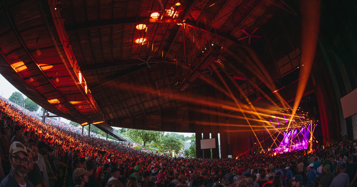 Phish Lands At The Mann For Page-Centric First Set, Deep Dive Into "The Well" [Photos/Video]