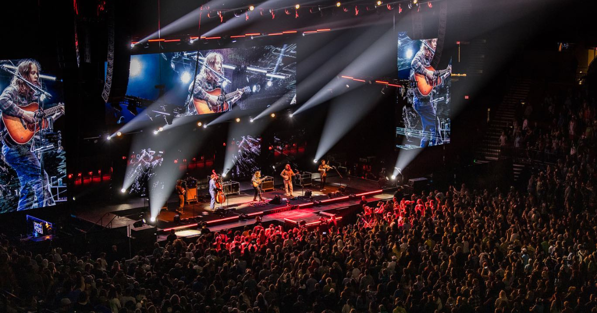 Billy Strings Covers Phish, Honors Local Heroes In Portland & Seattle ...