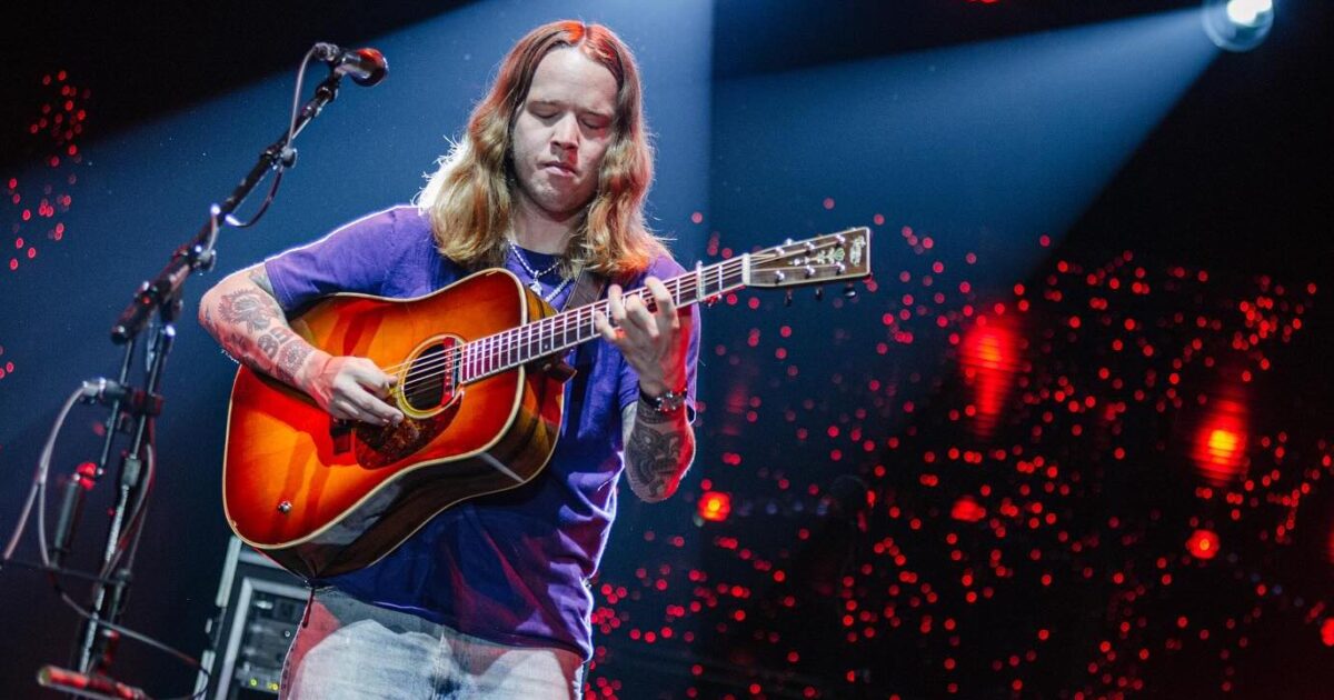 Billy Strings Releases 38-Minute Live Track [Listen]