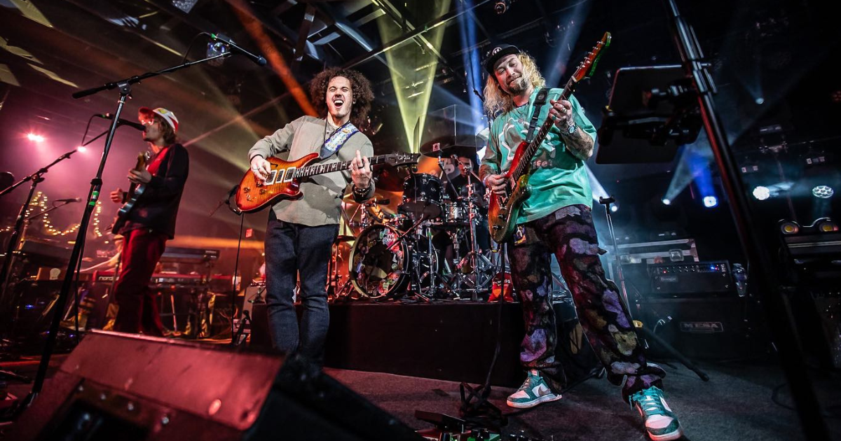 Dogs In A Pile Welcome Mihali & More For Happy Howlidaze Homecoming At ...