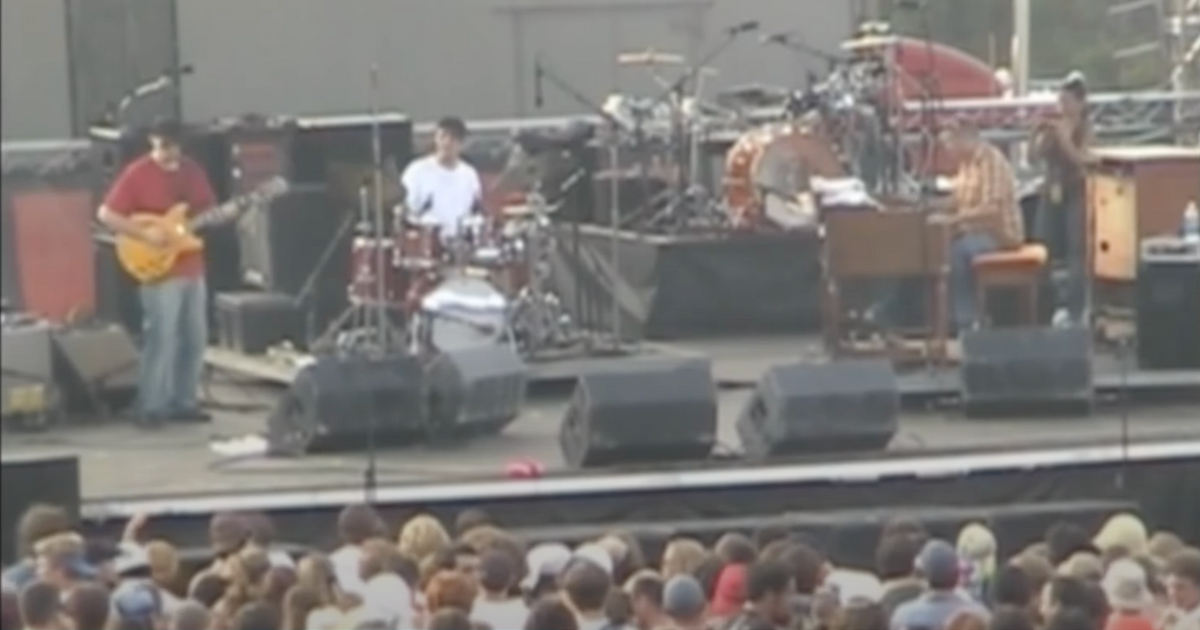 Watch John Medeski, Adam Deitch, & Eric Krasno's First Gig As The Itch ...