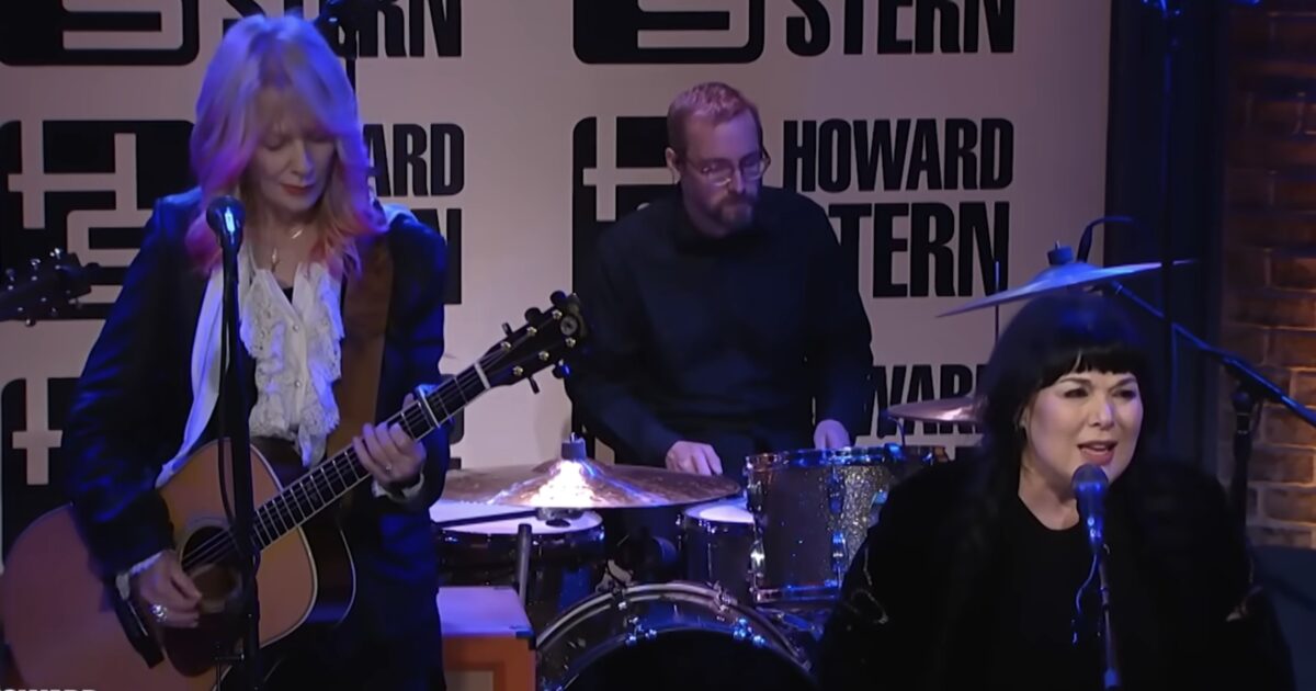 Watch Heart Crush A Led Zeppelin Cover For Howard Stern
