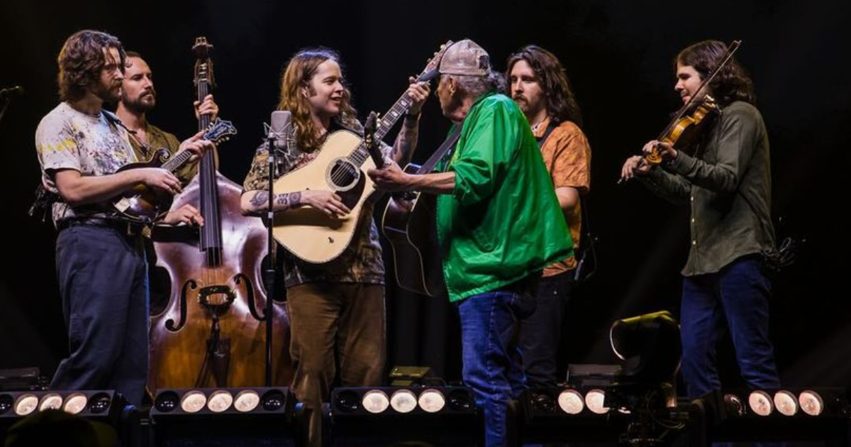 Billy Strings Brings Out His Dad, Terry Barber, For Wholesome Single ...