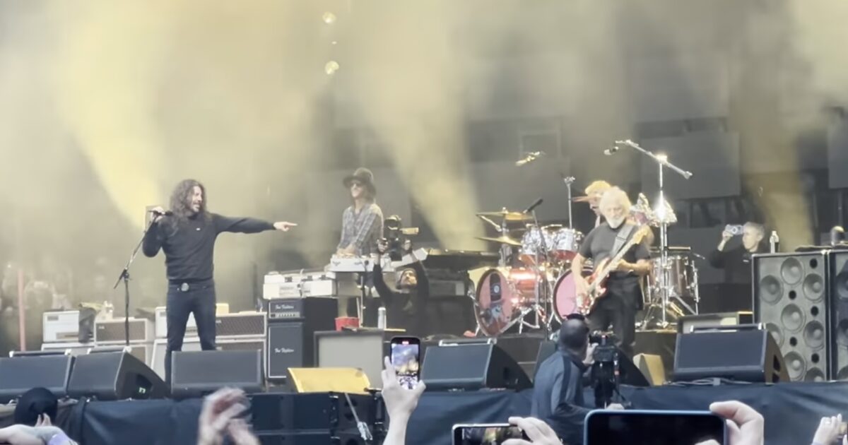 Foo Fighters Get "Paranoid" With Black Sabbath's Geezer Butler In ...