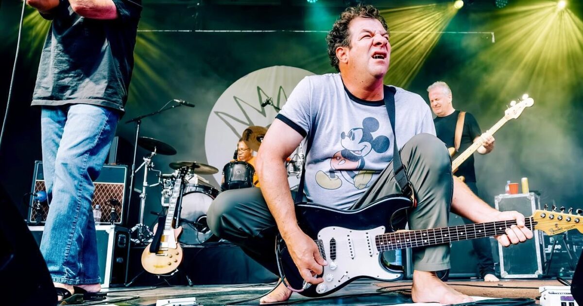 Ween Celebrates Glorious Return To The Stage With "Makin' Love In The ...