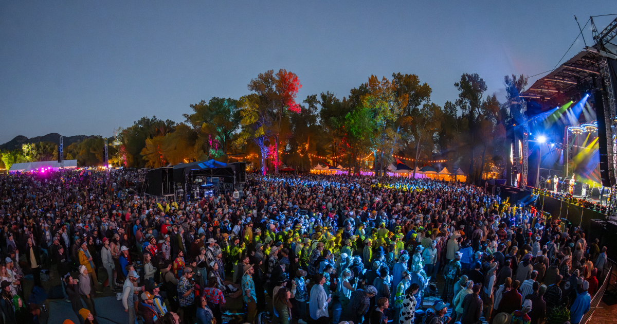 Billy Strings Refunds All Tickets To Renewal After Missing Festival For ...