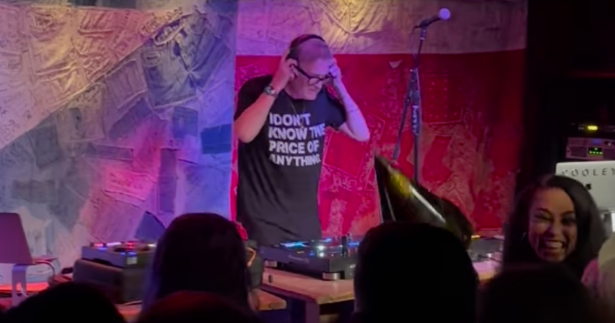 Drew Carey Surprises Phish Fans With 'DJ Blender' Set At New Year's Eve ...