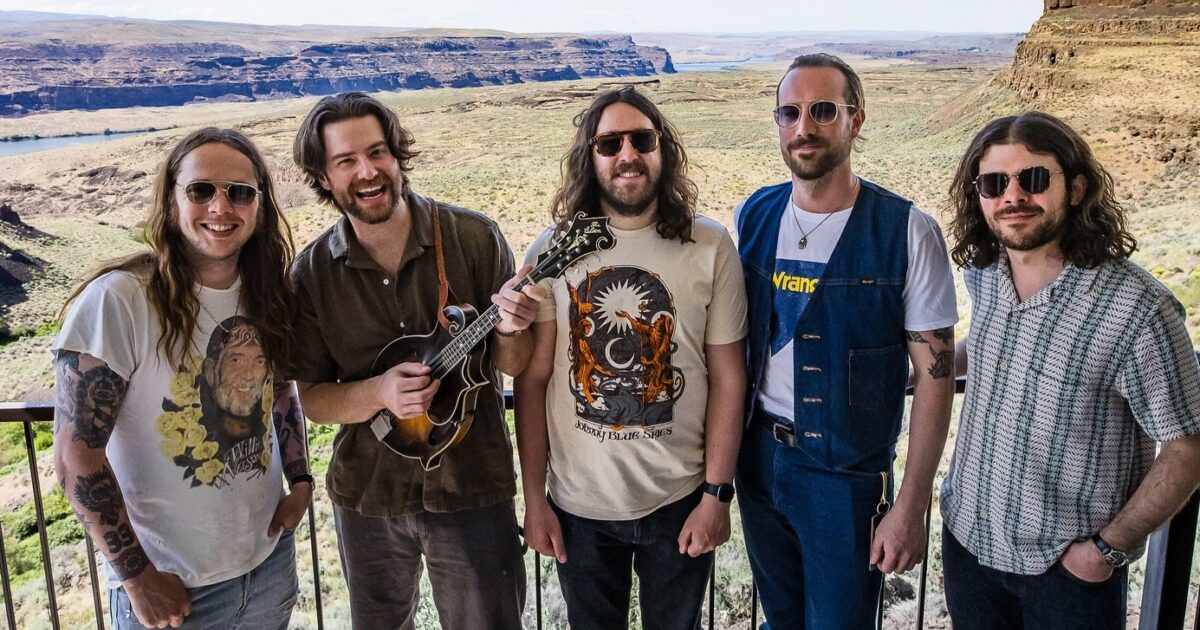 Billy Strings Wraps Outlaw Fest Leg At The Gorge, Announces Pacific ...