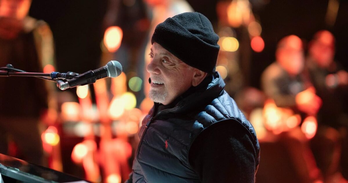 Billy Joel Sits In With Billy Joel Cover Band For First Performance ...